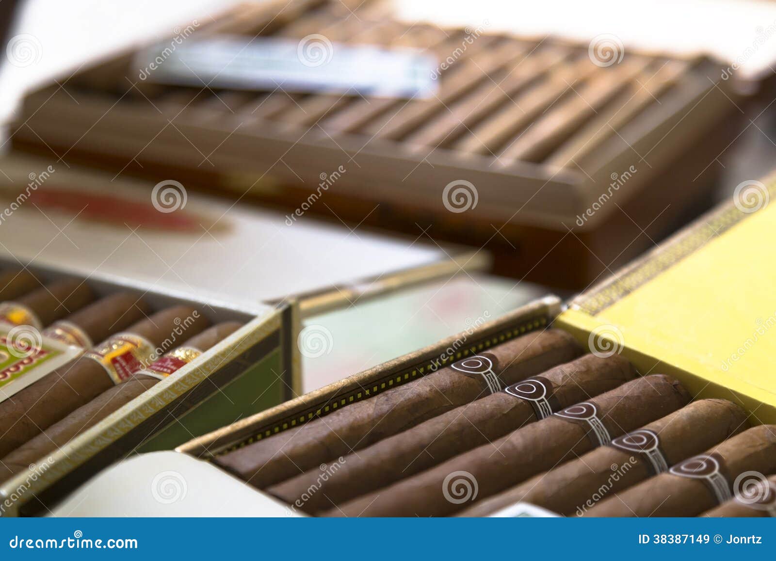 MANY ORIGINAL CUBAN CIGARS stock image. Image of cuba - 38387149