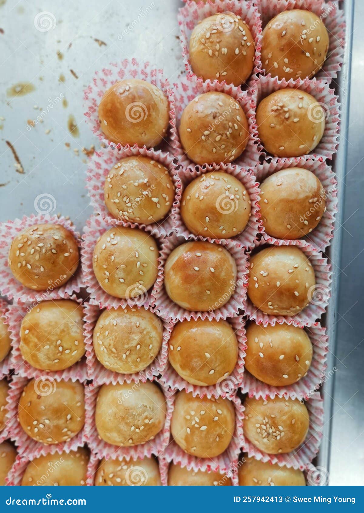 Many Pieces of Tau Sar Piah on the Tray Stock Image - Image of organic ...