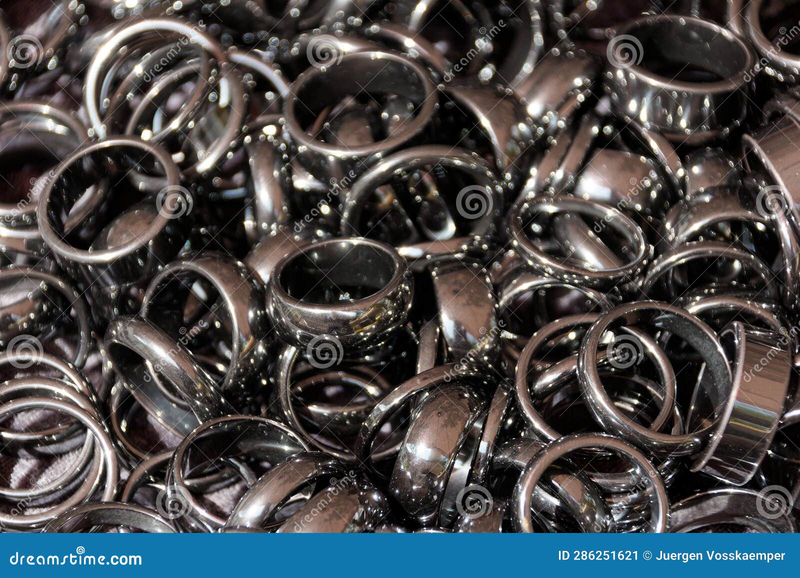 Many Ring with Reflecting Light Stock Image - Image of jams, metal ...
