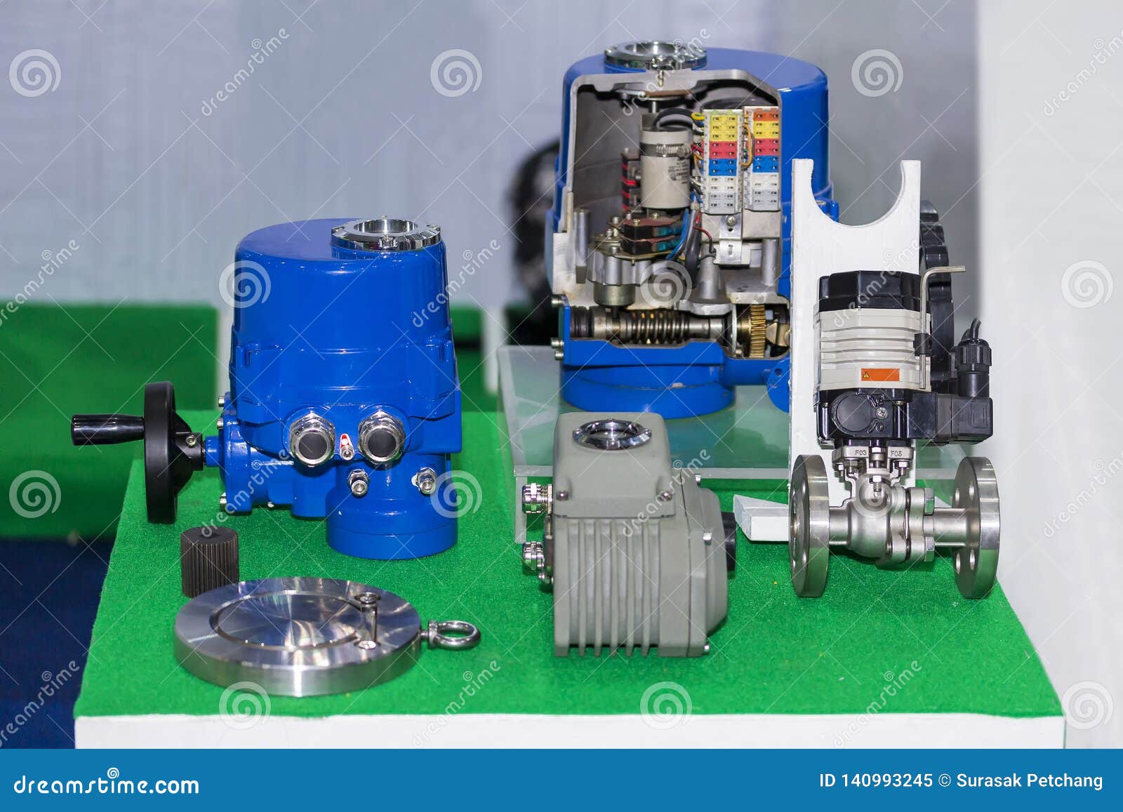 Many Type of Electric Automatic Valve and Cross Section Show Inside for ...