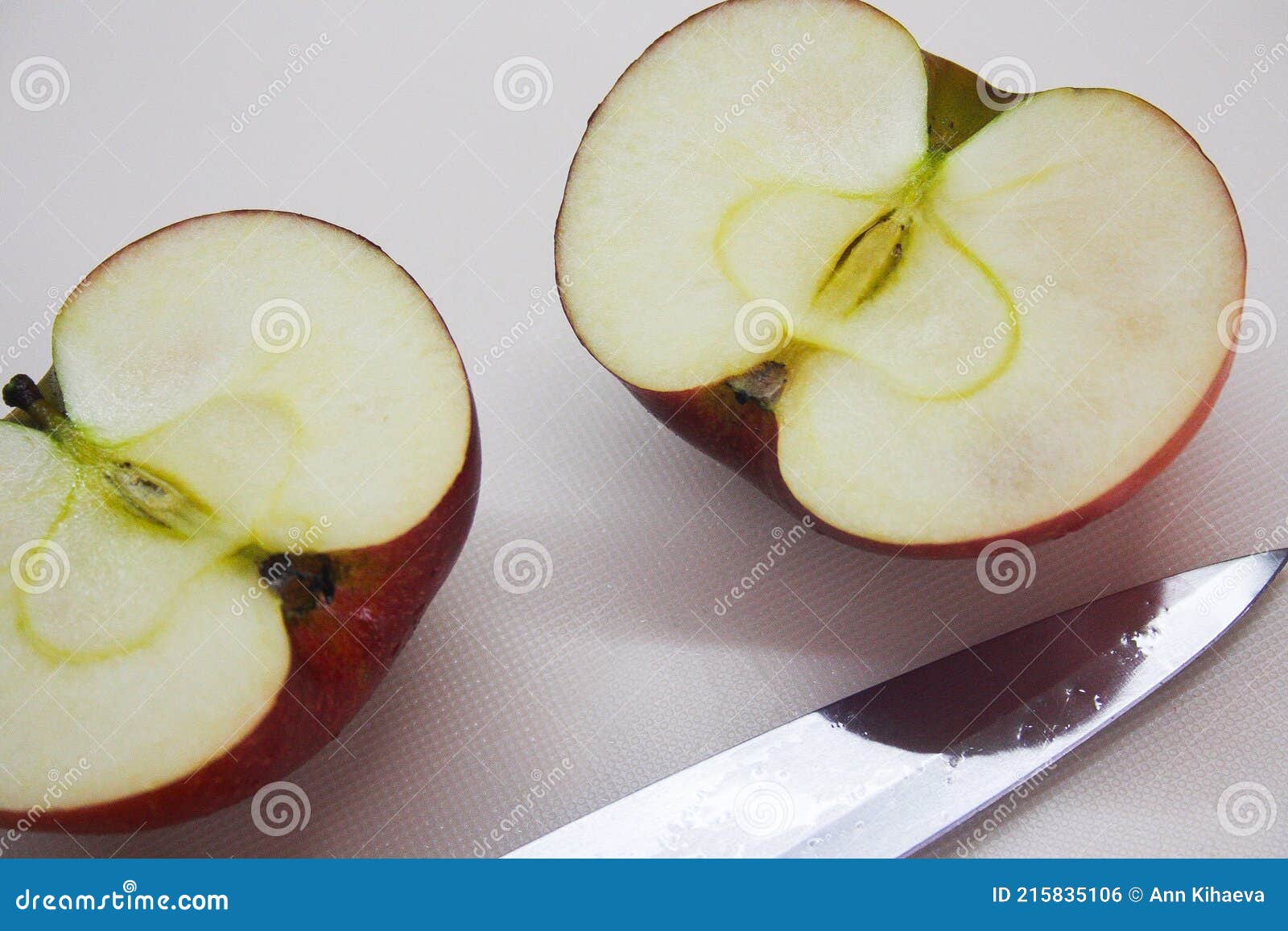 Manzana foto de archivo. Imagen de alimento, tajado - 215835106