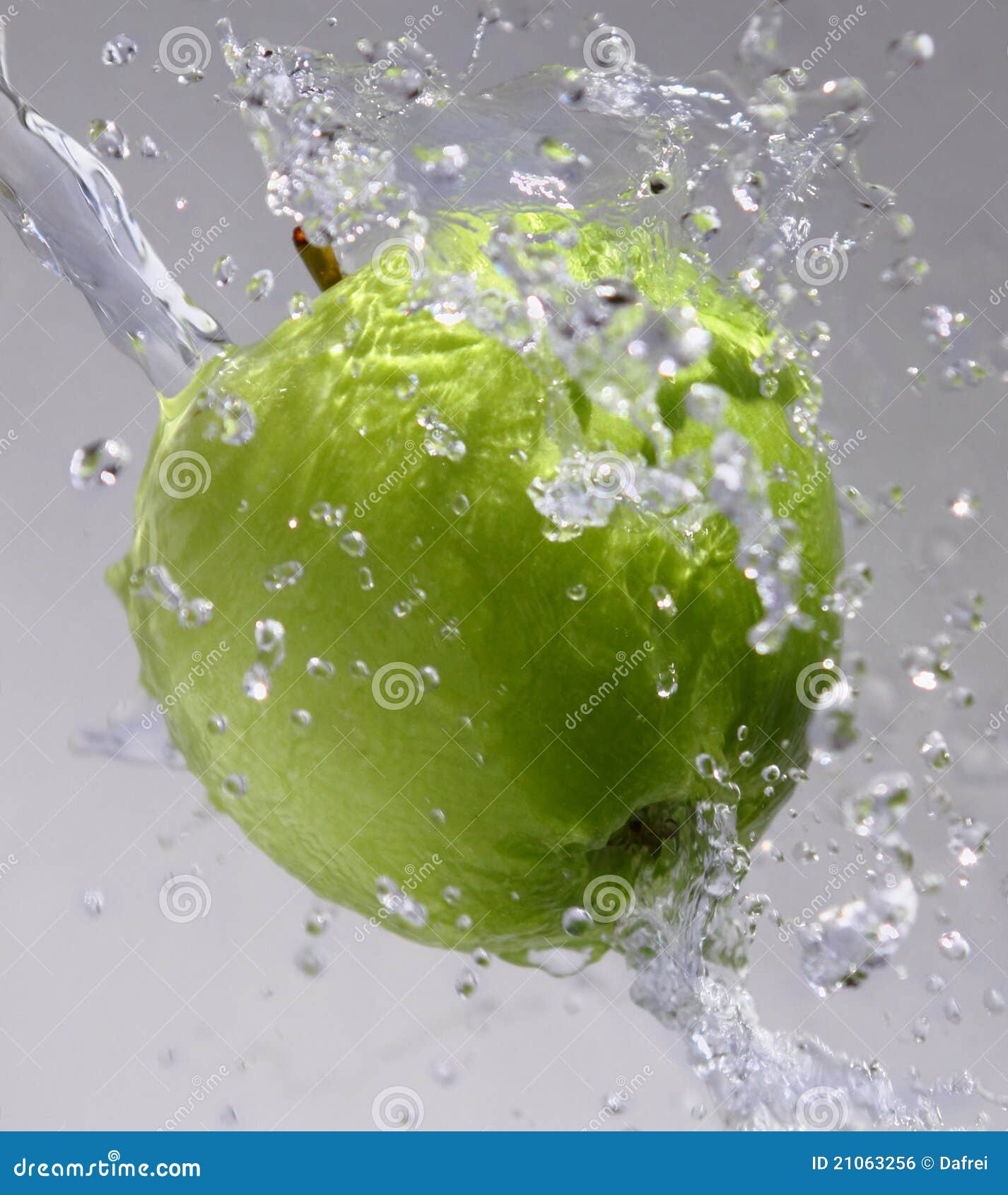 Manzana verde fresca foto de archivo. Imagen de quebradizo - 21063256