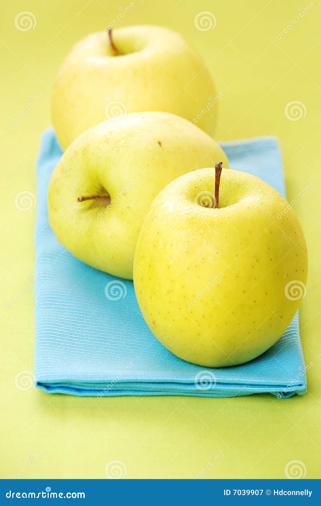 Manzanas "golden Delicious" Imagen de archivo - Imagen de amarillo ...