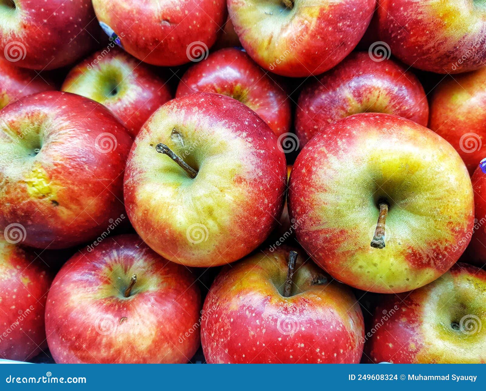 Manzanas Rojas En El Supermercado Foto de archivo - Imagen de producto ...