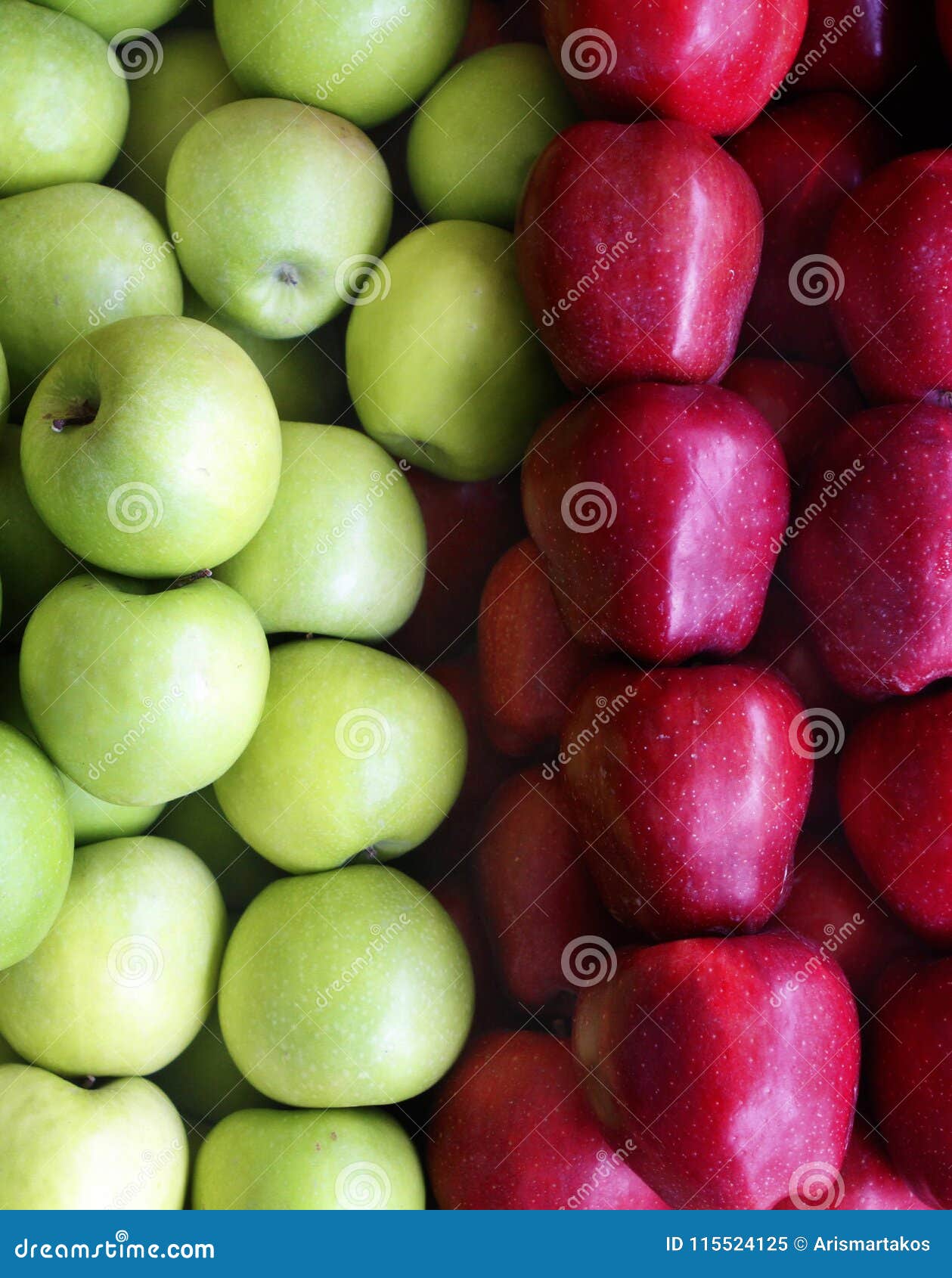 Manzanas rojas y verdes imagen de archivo. Imagen de coma - 115524125