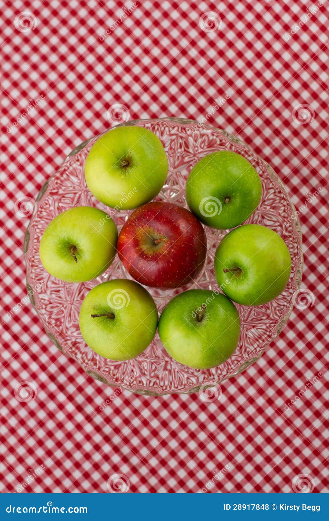 Manzanas verdes y rojas foto de archivo. Imagen de fruta - 28917848