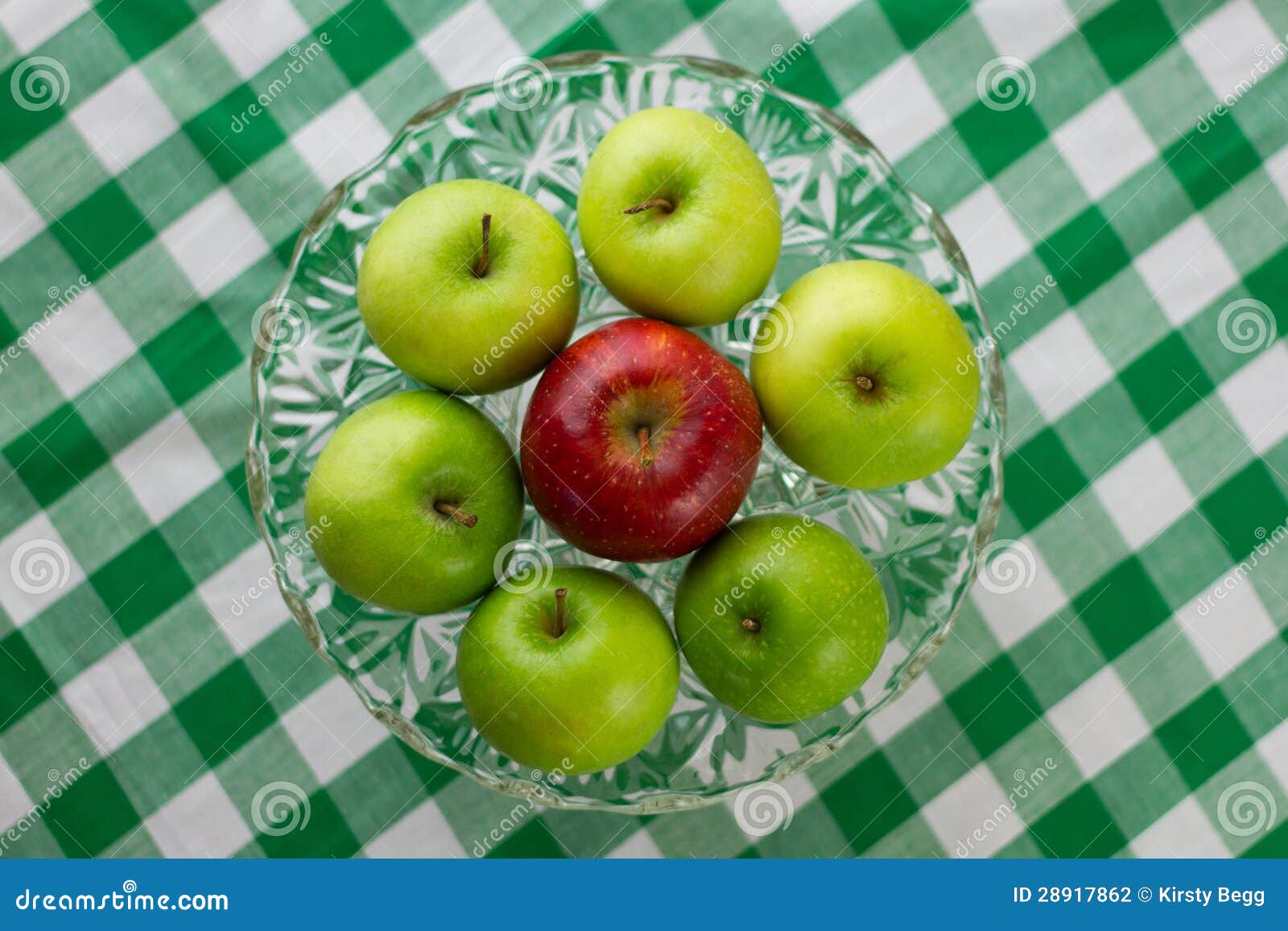 Manzanas verdes y rojas foto de archivo. Imagen de verde - 28917862