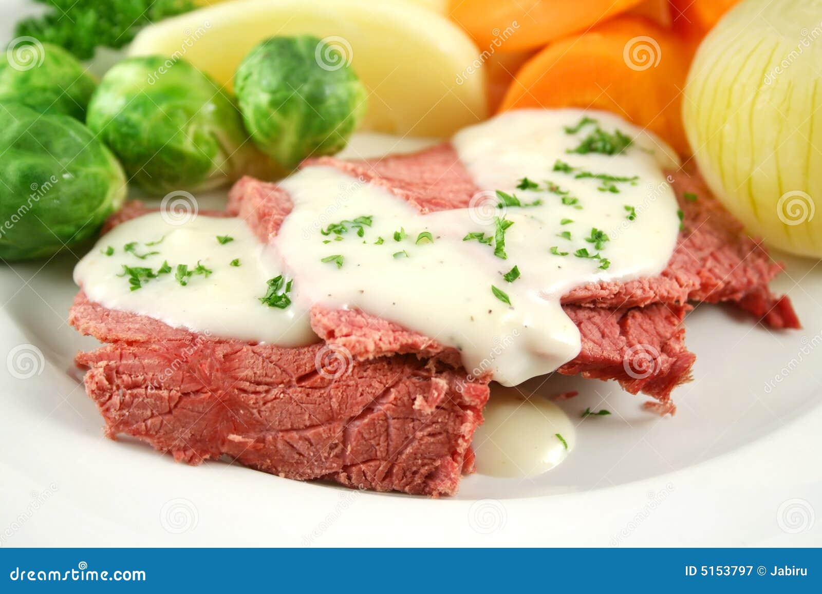 Manzo Di Cereale E Salsa Bianca Immagine Stock - Immagine di pranzo ...