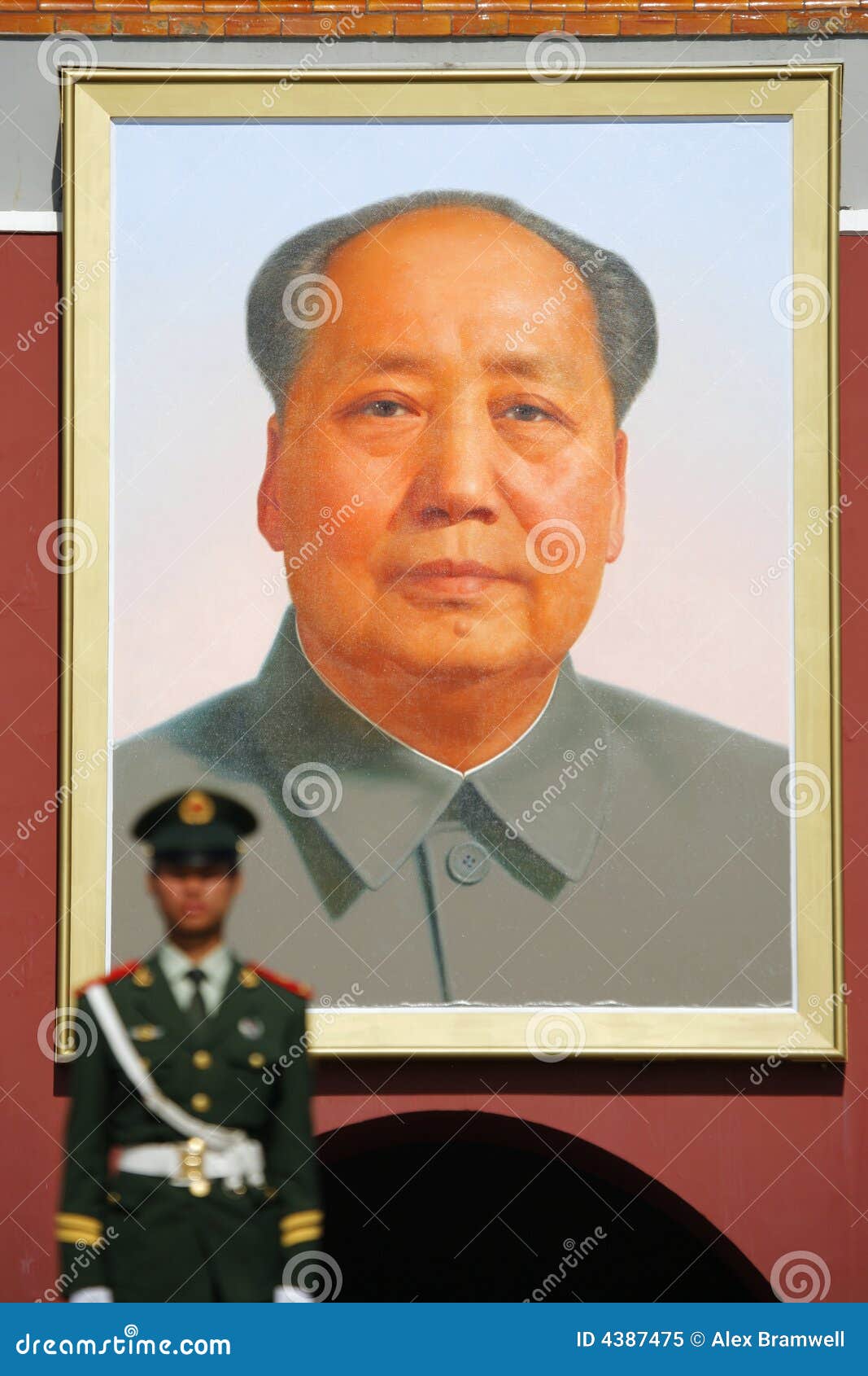 Mao in Tianenmen Square editorial image. Image of olympics - 4387475