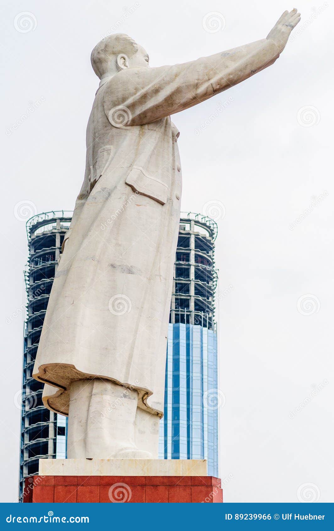 Mao Zedong Statue in Chengdu - China Stock Photo - Image of birthplace ...
