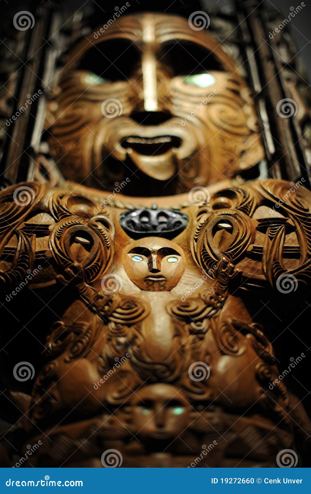 Maori Mask editorial image. Image of maori, indoor, culture - 19272660