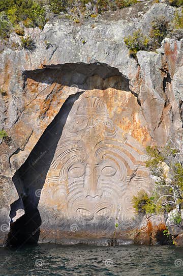 Maori Rock Carving editorial photography. Image of nature - 21532927