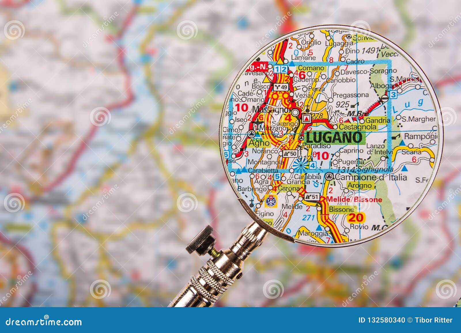 Mapa De Lugano Con La Lupa En La Tabla Foto de archivo - Imagen de ...