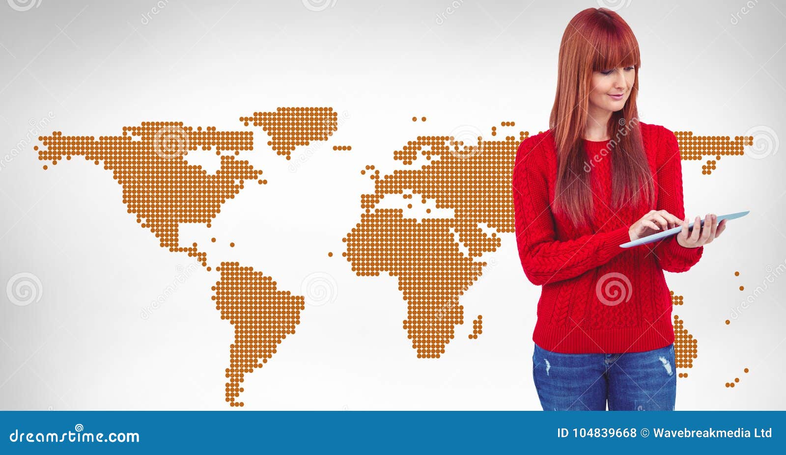 Mapa Del Mundo Y Mujer Con La Tableta Foto de archivo - Imagen de ...