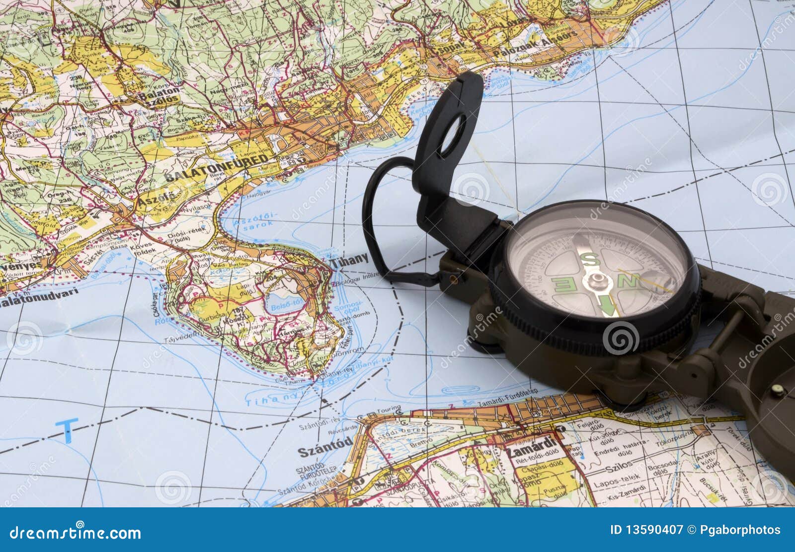 Mapa e compasso imagem de stock. Imagem de sinais, desenho - 13590407