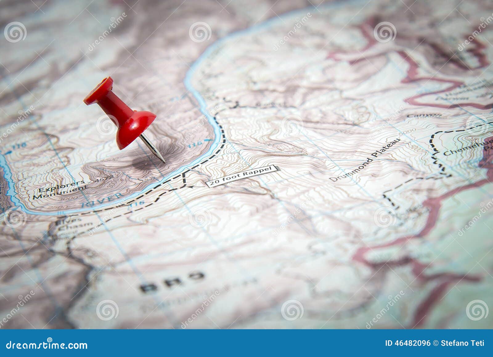 Mapa Identificado Por Meio De Percevejo Vermelho Foto de Stock - Imagem ...