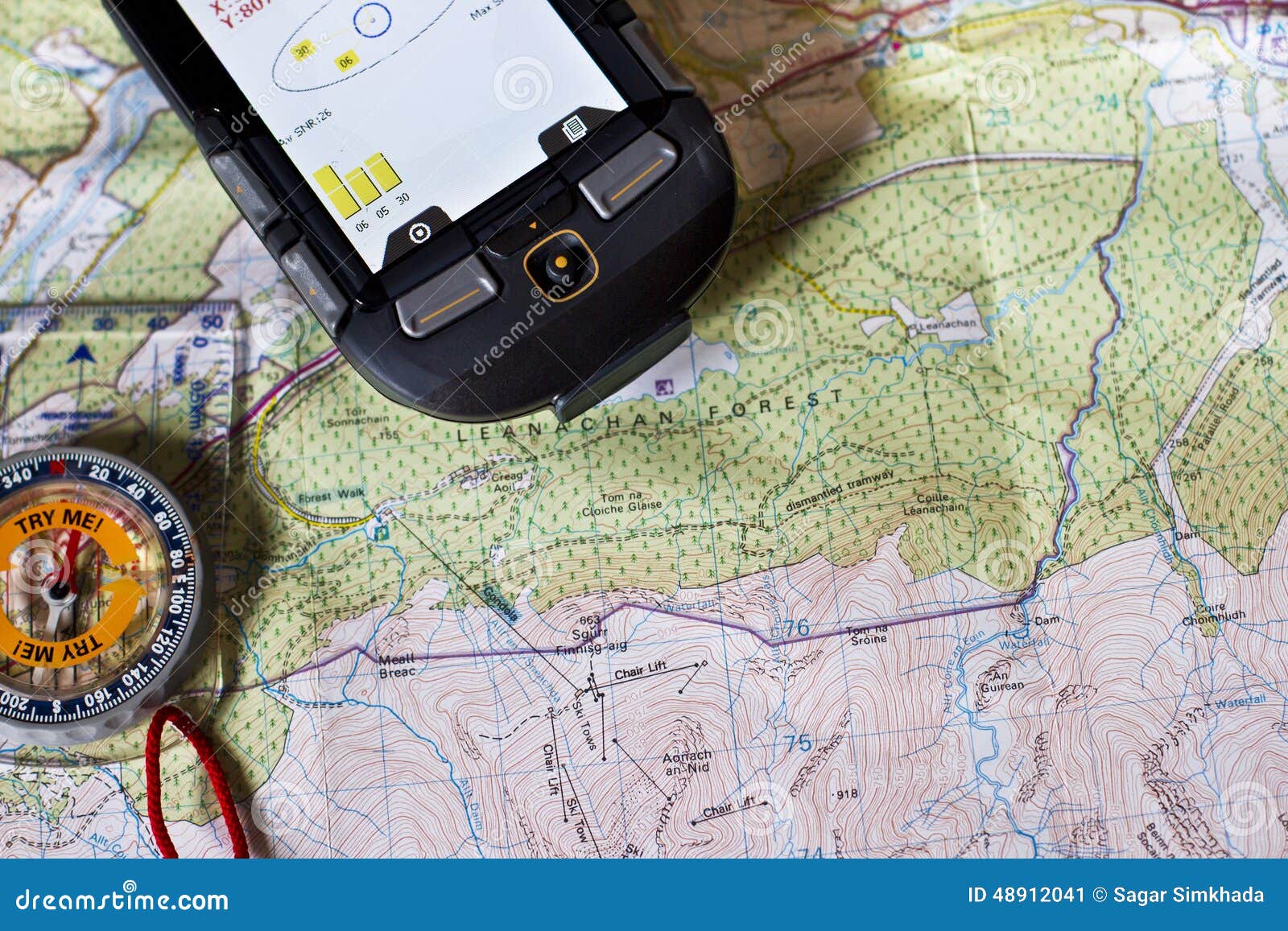 Mapa, kompas i GPS, obraz stock. Obraz złożonej z tereny - 48912041