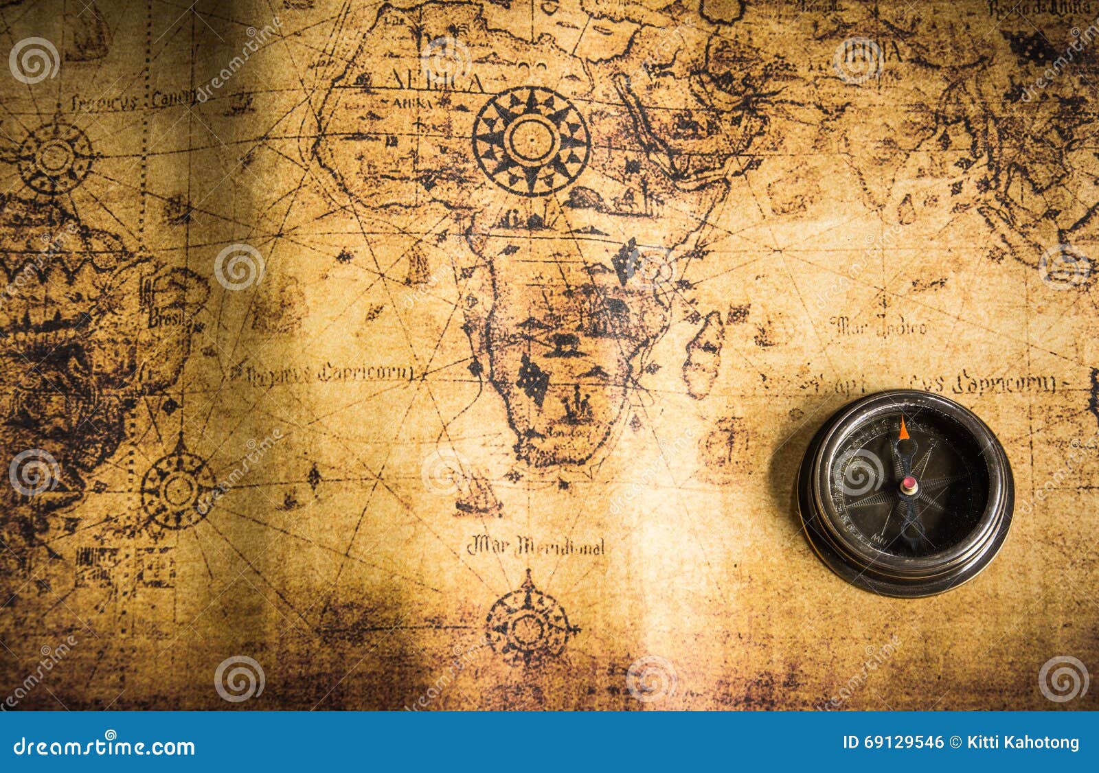 Mapa velho com compasso foto de stock. Imagem de fretado - 69129546