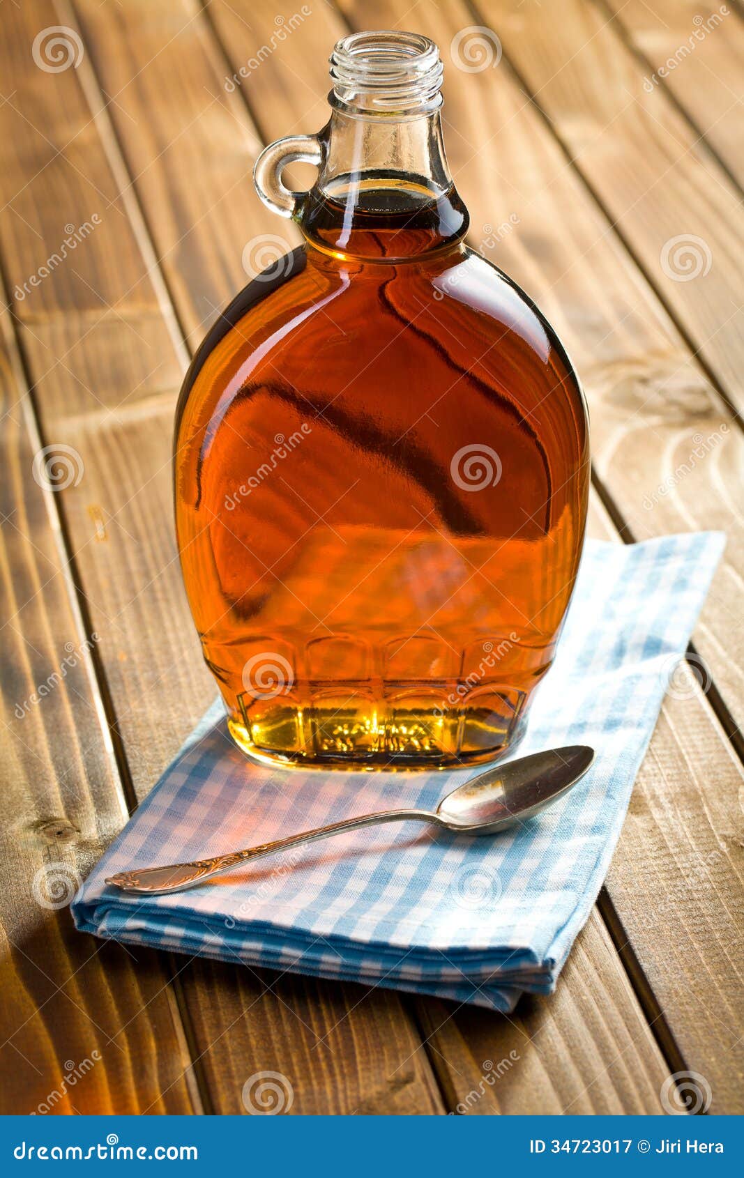 Maple Syrup in Glass Bottle Stock Image - Image of bottle, napkin: 34723017