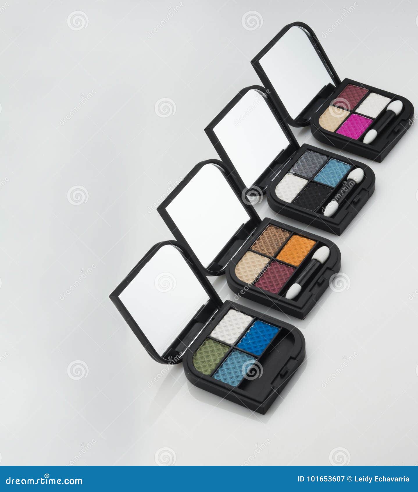 Maquillaje sin marca imagen de archivo. Imagen de moderno - 101653607