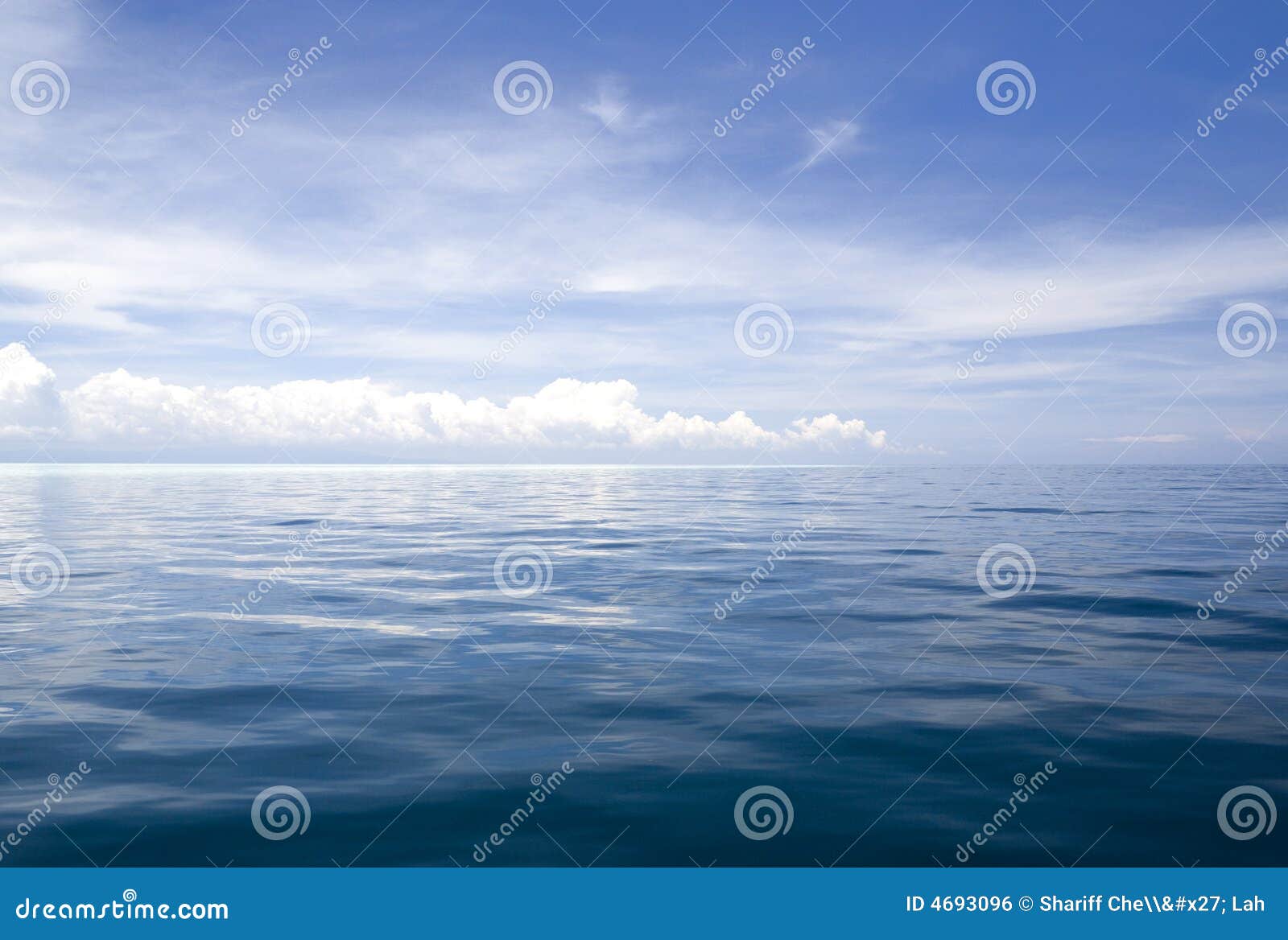 Mar aberto foto de stock. Imagem de oceano, praia, respingo - 4693096