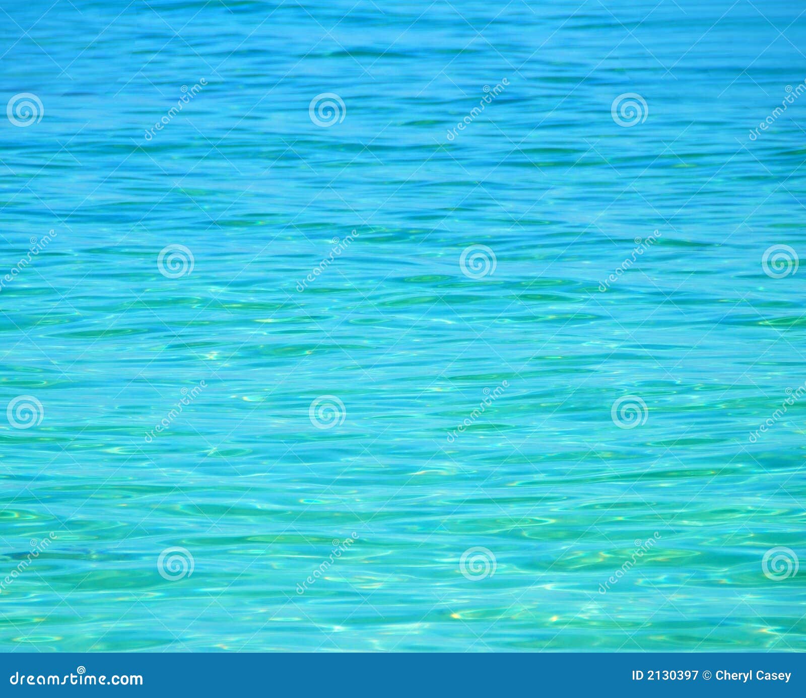 Mar azul cristalino imagen de archivo. Imagen de claro - 2130397