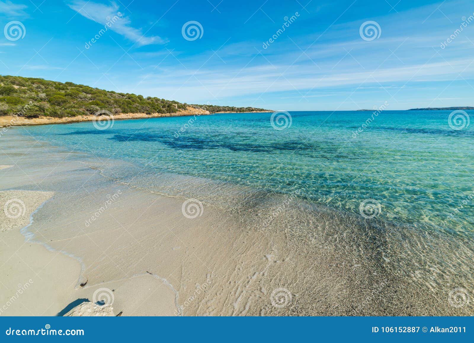 Mar Azul En La Ensenada De Andreani En La Isla De Caprera Imagen de ...