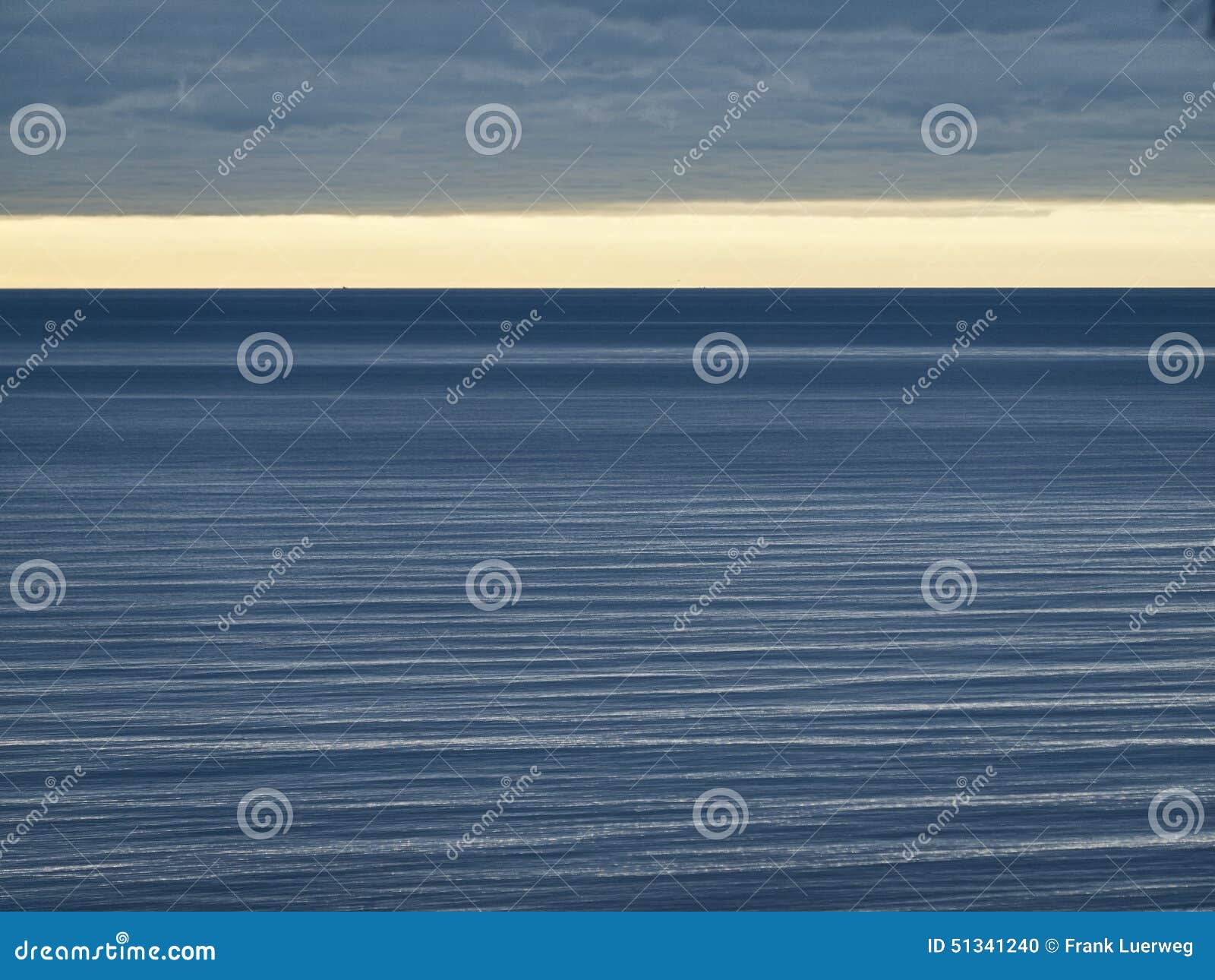 Mar calmo foto de stock. Imagem de onda, oceano, calma - 51341240