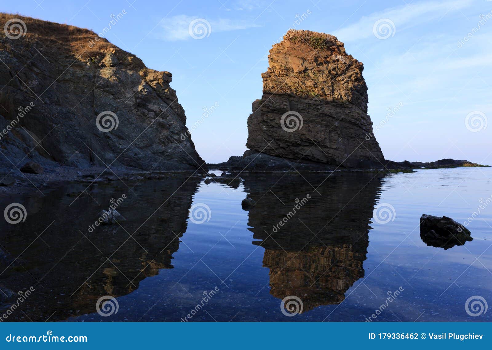 Mar De Mar Tranquilo Horizontal Foto de archivo - Imagen de travieso ...