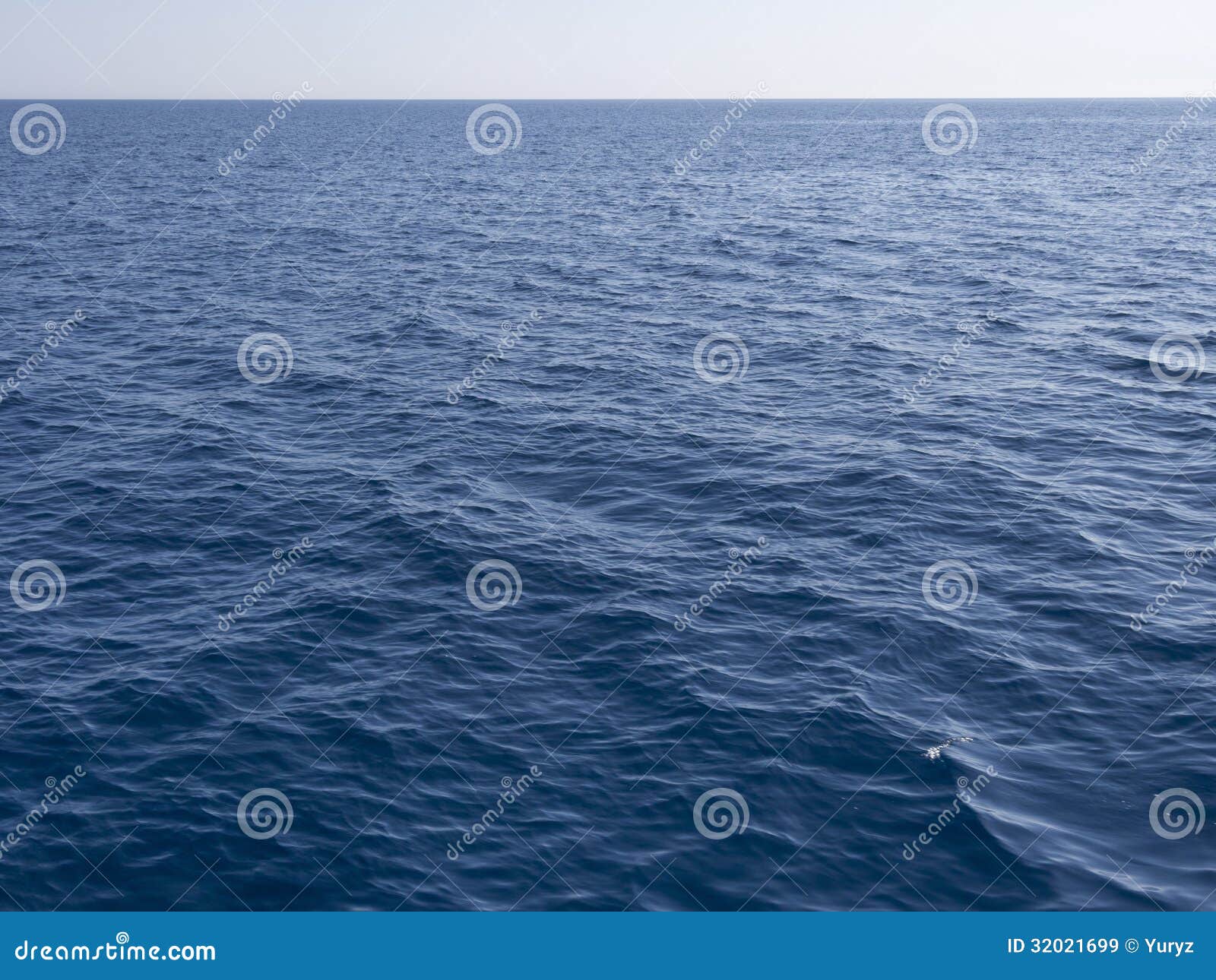 Mar infinito imagem de stock. Imagem de vento, largamente - 32021699