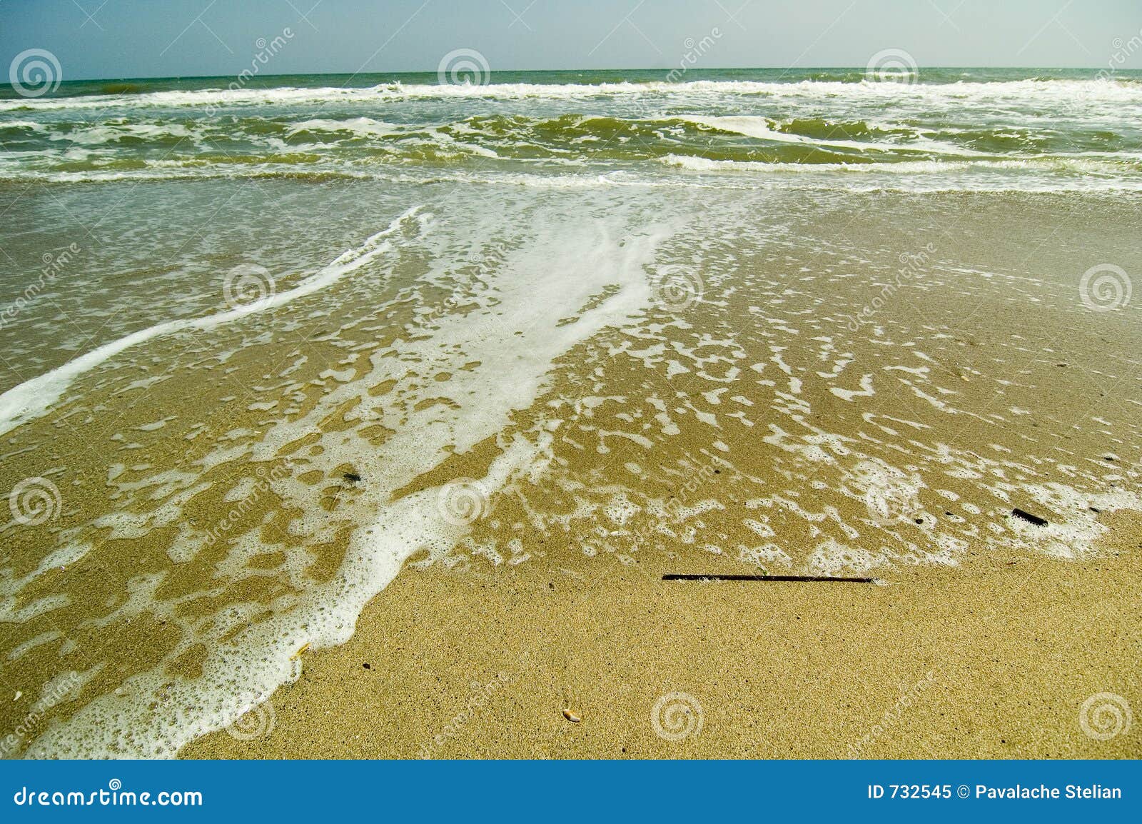 Mar Nero rumeno immagine stock. Immagine di passi, oceano - 732545