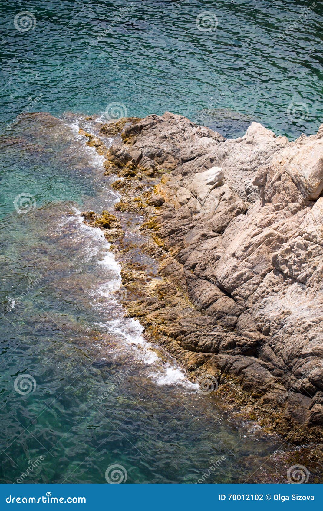Mar, sol y rocas foto de archivo. Imagen de orilla, colorido - 70012102