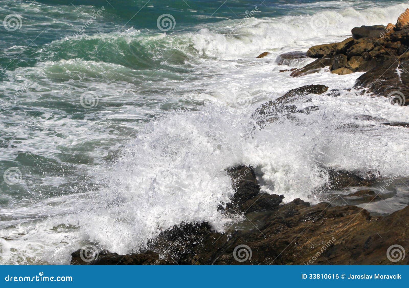 Mar tormentoso na Creta foto de stock. Imagem de selvagem - 33810616