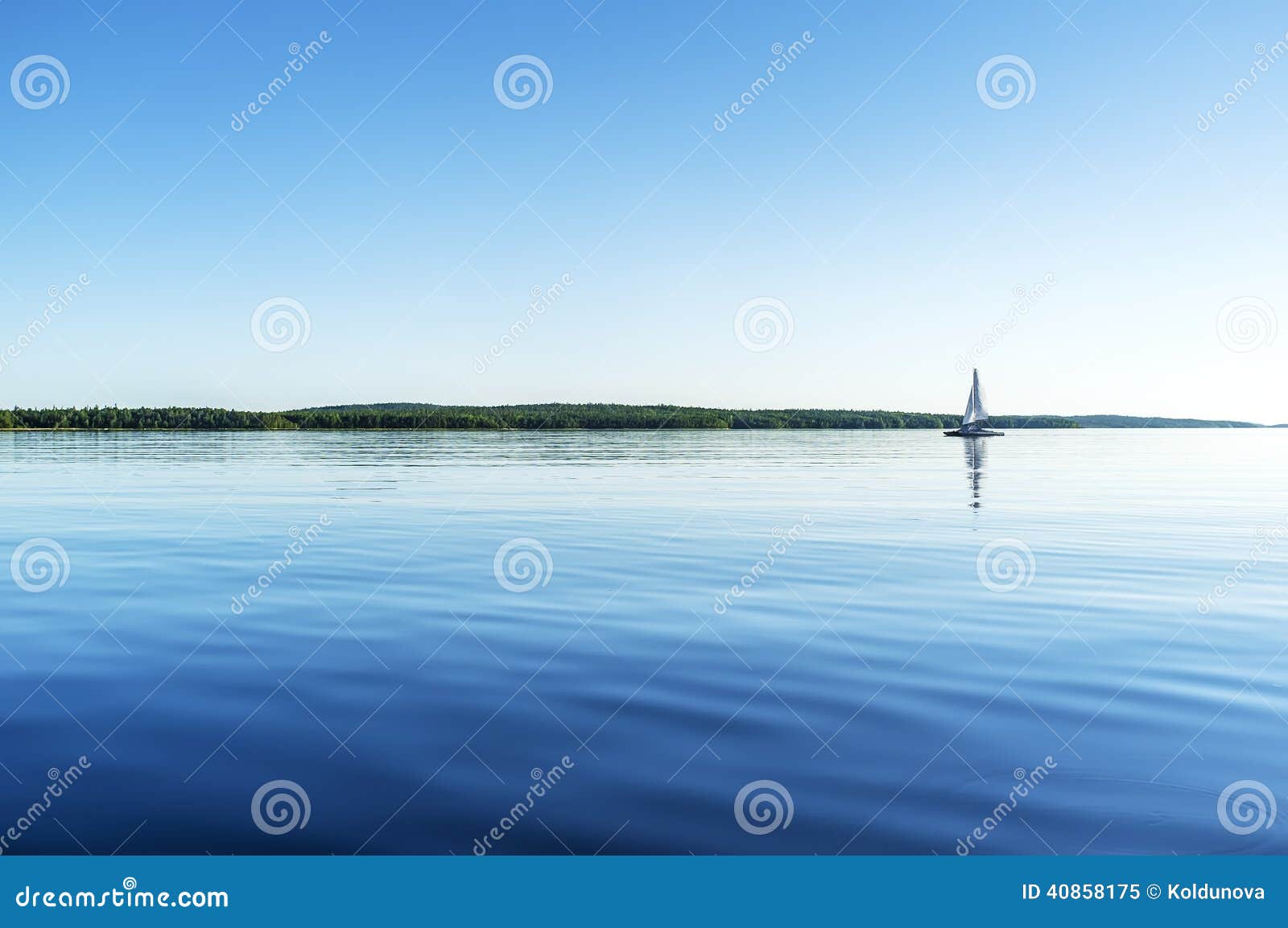 Mar tranquilo imagen de archivo. Imagen de horizonte - 40858175