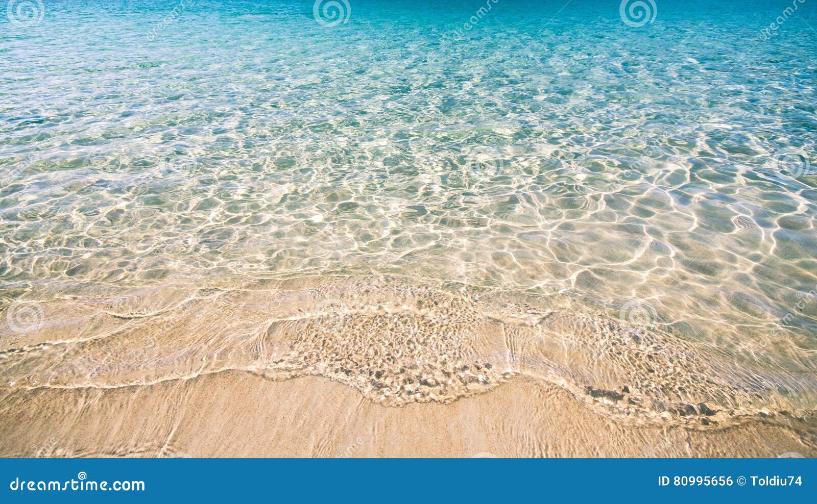 Mar Transparente E água Claro De Sardinia Foto de Stock - Imagem de ...