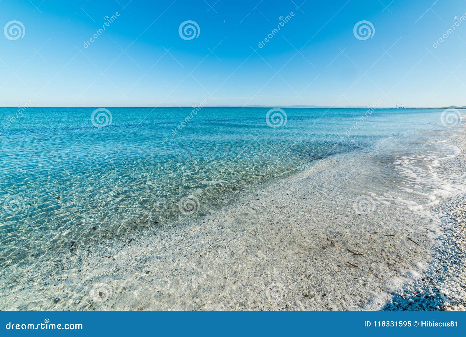 Mar Transparente En Le Saline Imagen de archivo - Imagen de salino ...