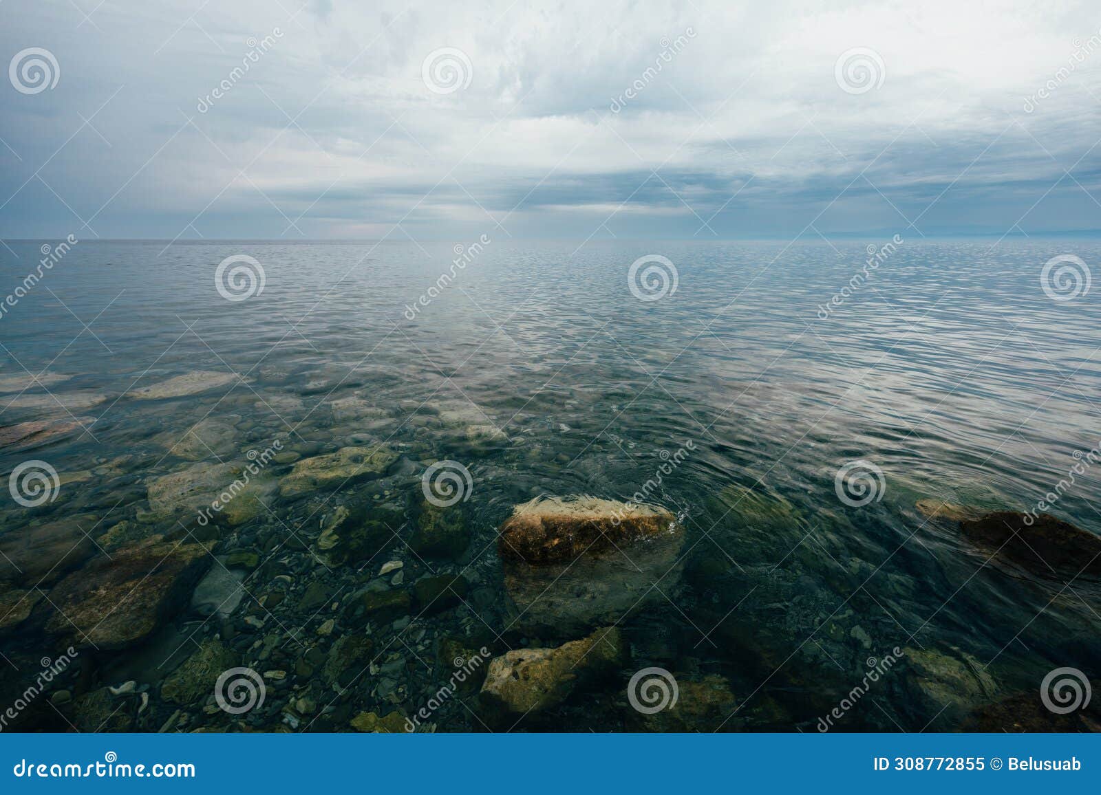 Mar Verde Y Azul Con Rocas Horizonte Cielo Imagen de archivo - Imagen ...