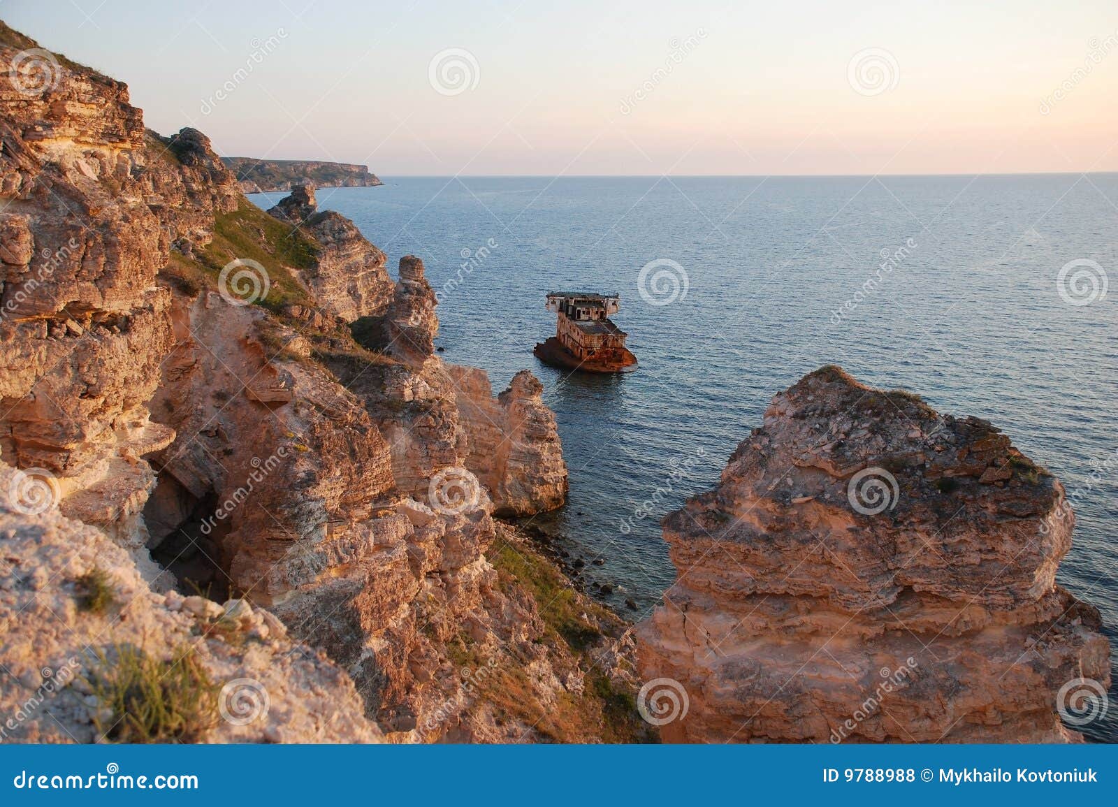 Mar Y Rocas Imagen. Imagen: 9788988