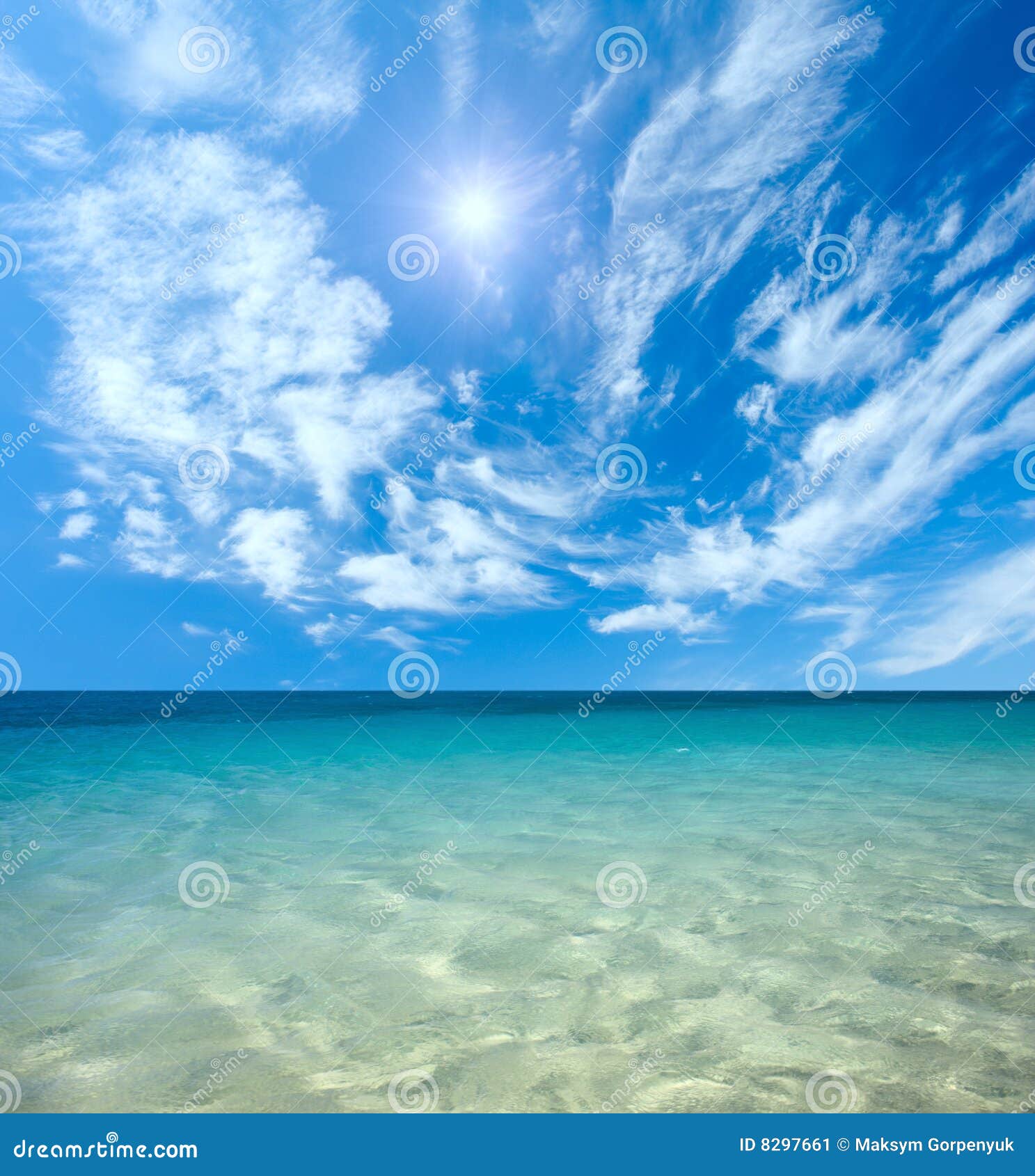 Mar Y Sol Azules En El Cielo Imagen de archivo - Imagen de azul, agua ...