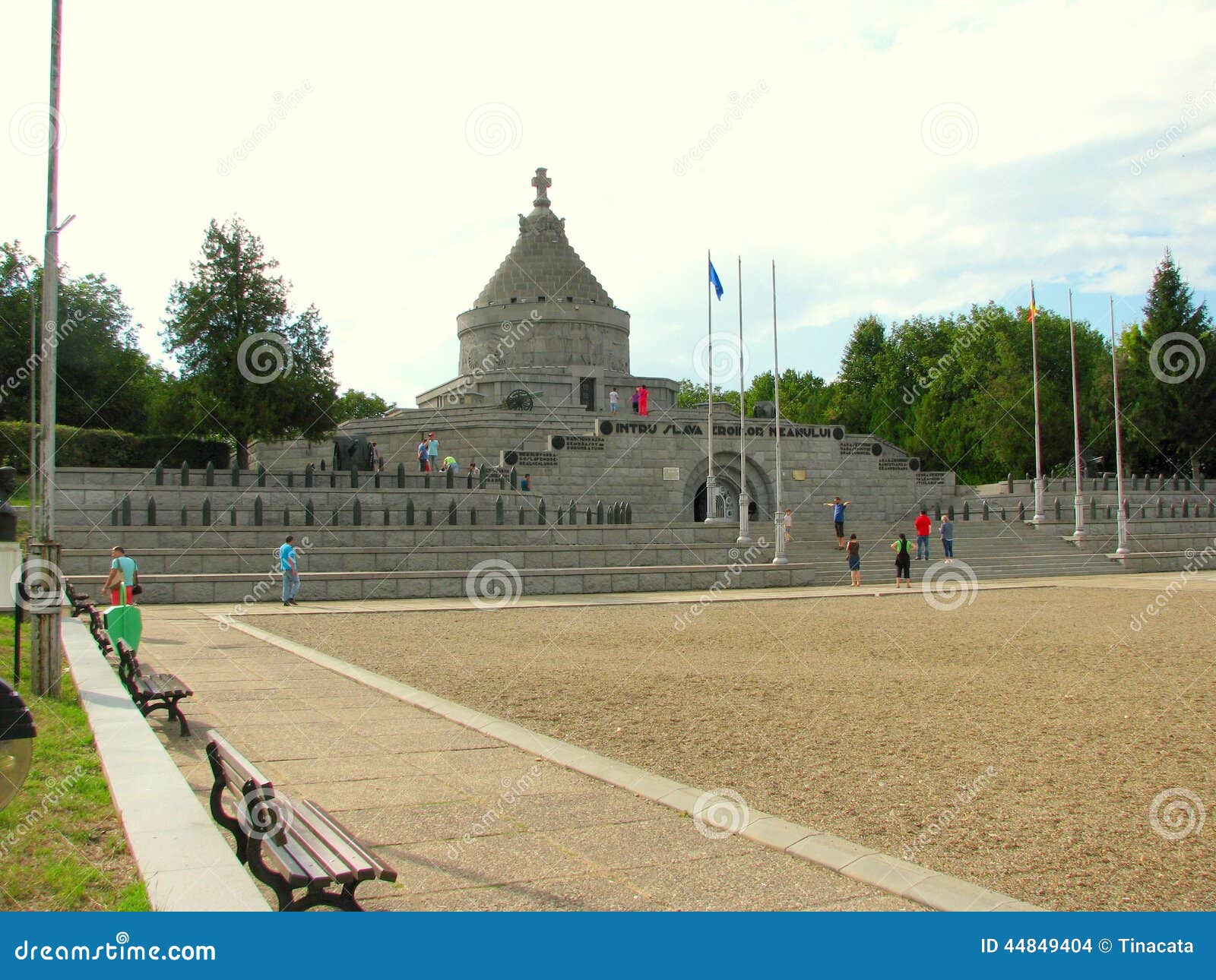 Marasesti Mausoleum editorial stock image. Image of bombs - 44849404