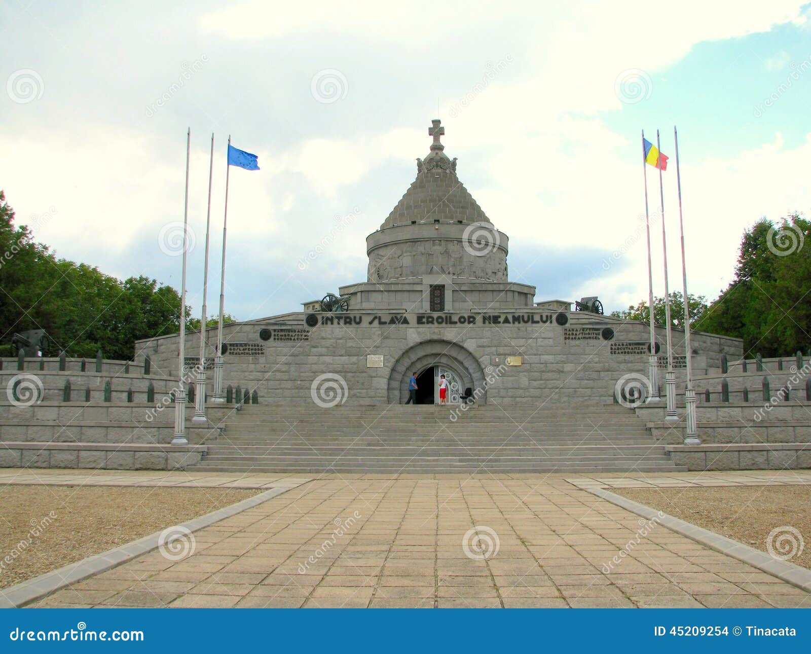 Marasesti Mausoleum editorial stock image. Image of armed - 45209254