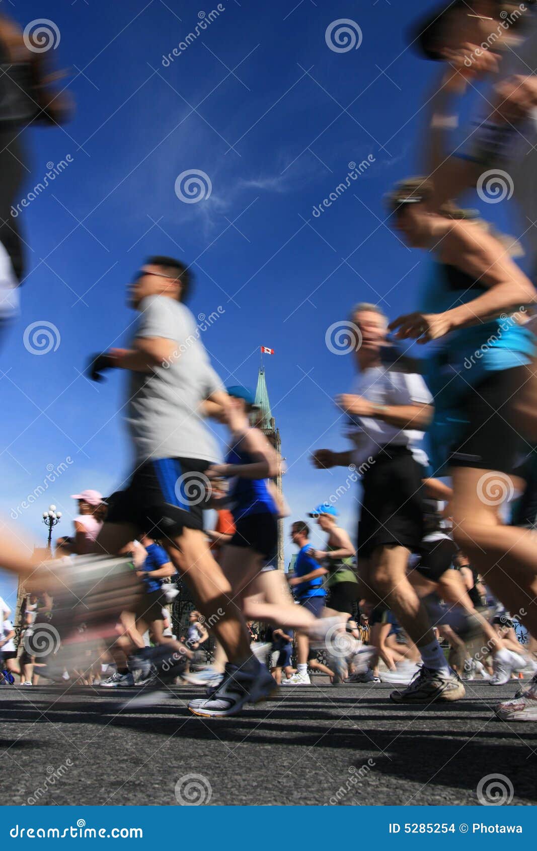 Marathon Blur Past Parliament Editorial Stock Image - Image of angle ...