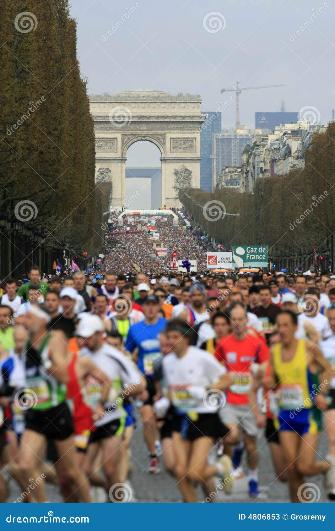 Marathon de Paris-Start editorial stock photo. Image of jogger - 4806853