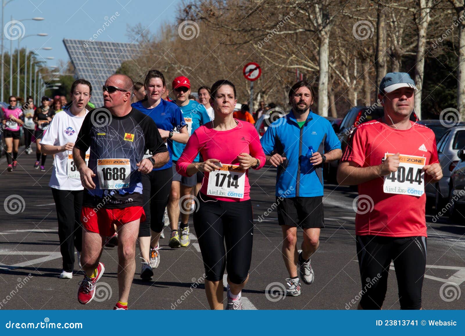 Marathon racers editorial photo. Image of blue, feet - 23813741