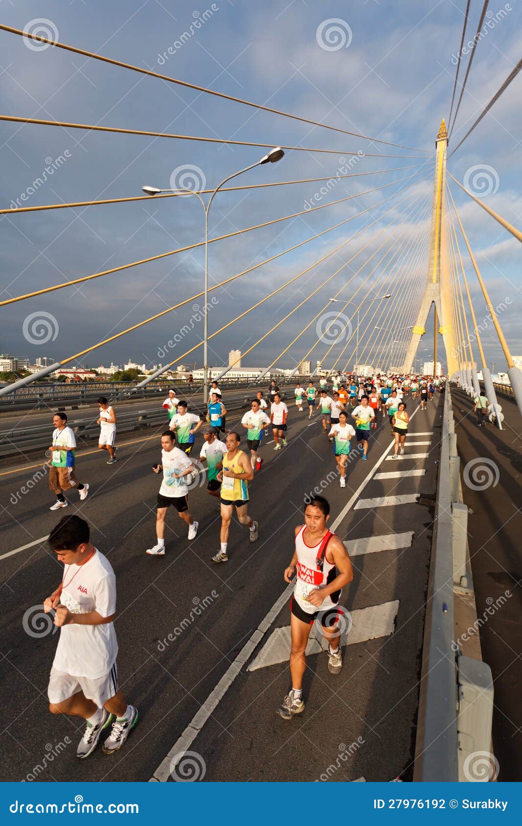 Marathon runner on bridge editorial photography. Image of group - 27976192