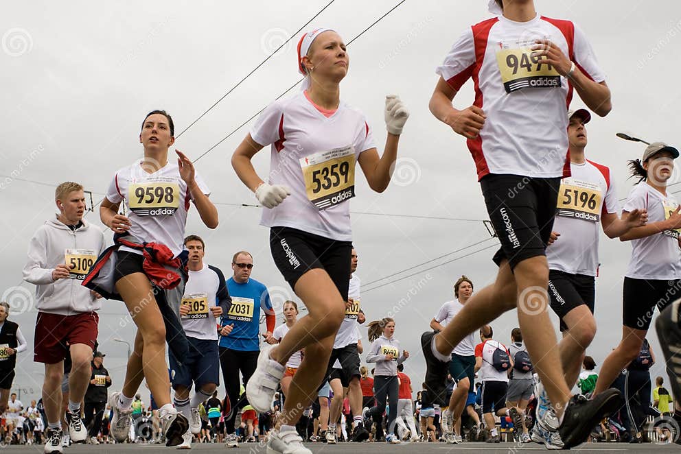 Marathon runners editorial stock image. Image of movement - 9406179