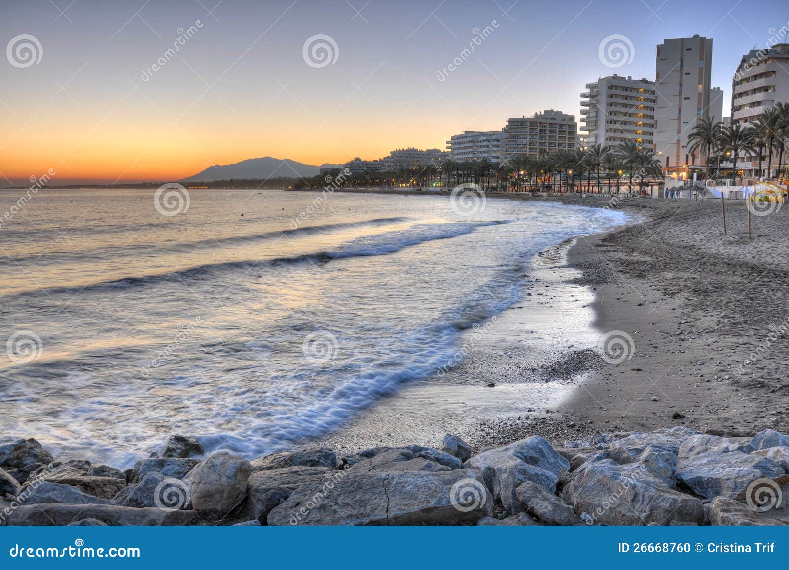 Marbella-Strand, Costa Del Sol, Spanien Stockfoto - Bild von ozean ...