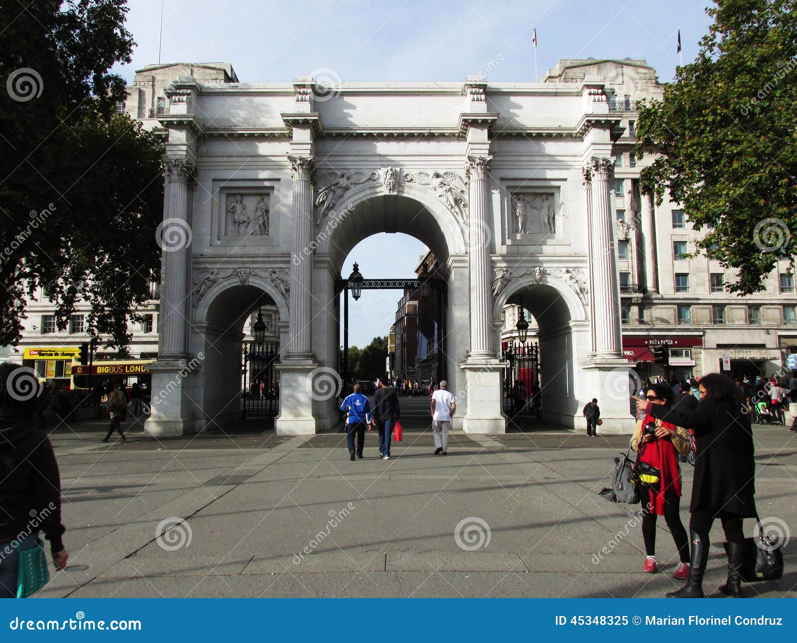 Marble Arch editorial image. Image of tourism, london - 45348325