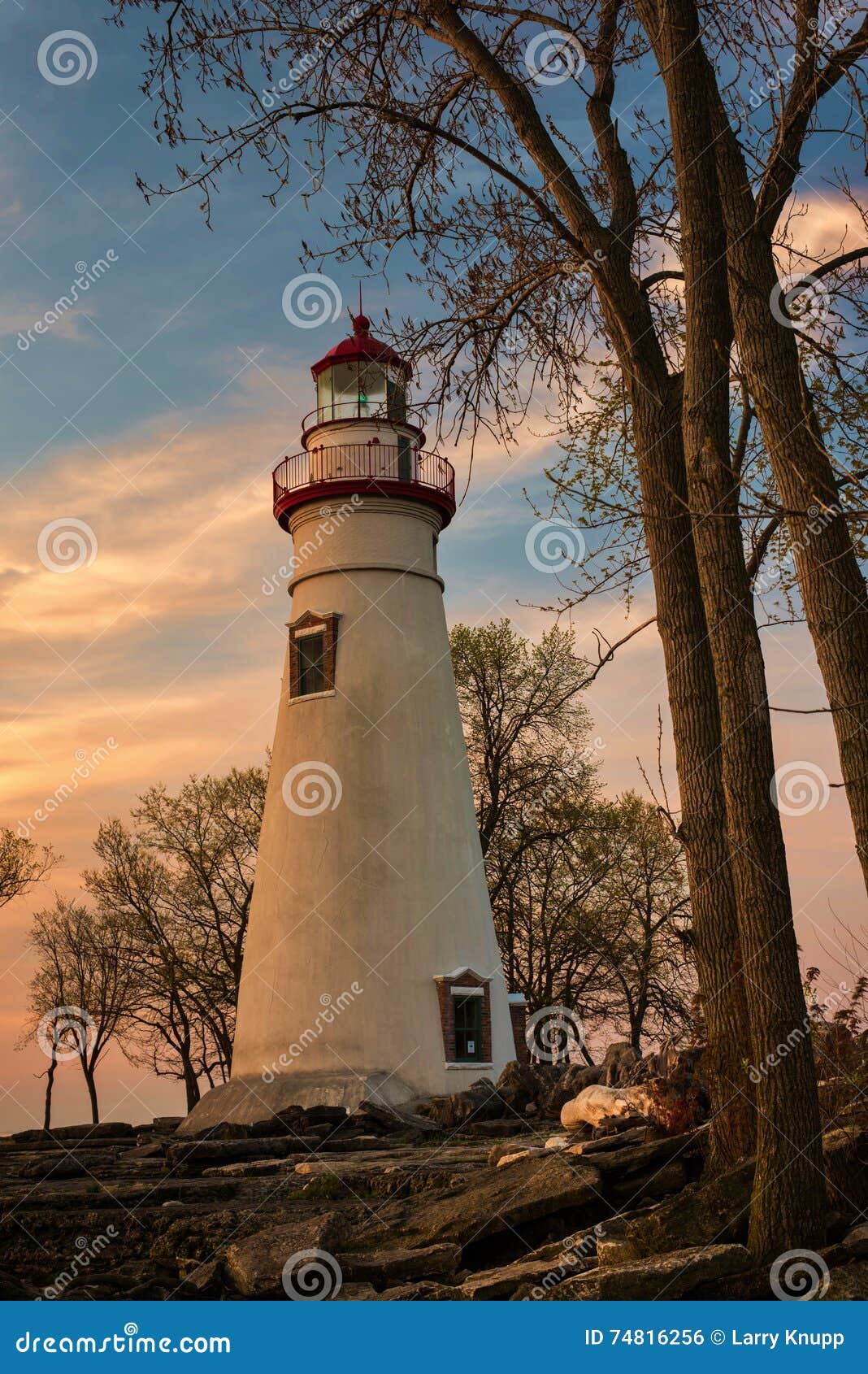 Marblehead Lighthouse in Ohio at Dawn Stock Photo - Image of sunrise ...