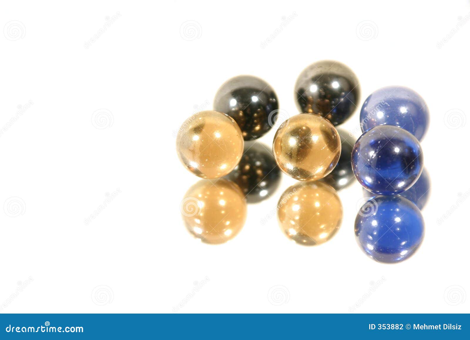 206 Mirror Spheres Black Background Stock Photos - Free & Royalty-Free ...